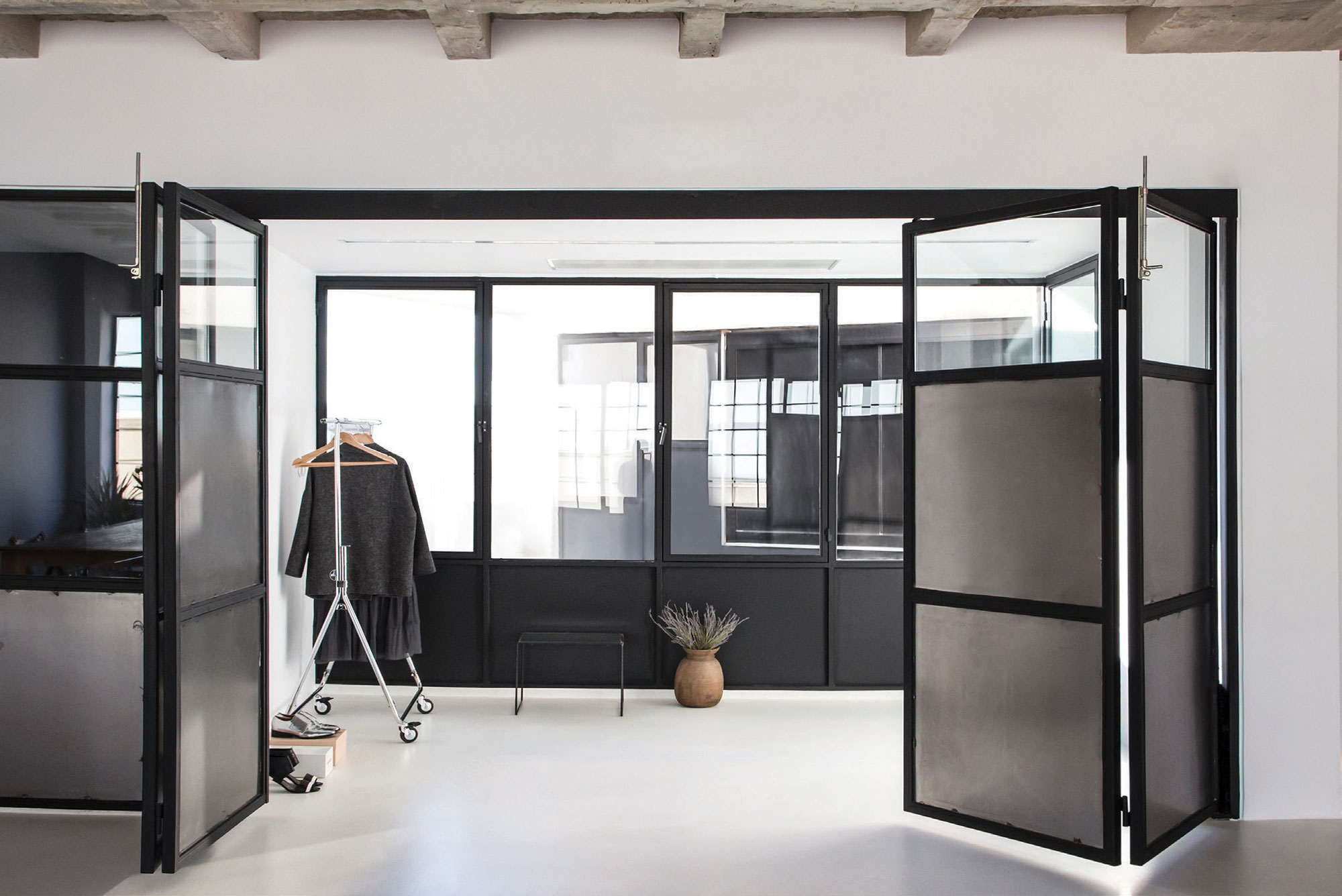 Index - Μετατροπή βιομηχανικού ορόφου σε διαμέρισμα και φωτογραφικό ...