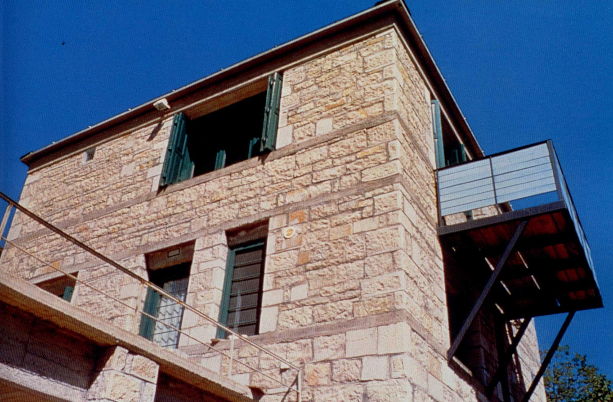 Index - DORIC TOWER _ ΕΞΟΧΙΚΗ ΚΑΤΟΙΚΙΑ ΣΤΗΝ ΟΡΕΙΝΗ ΔΩΡΙΔΑ