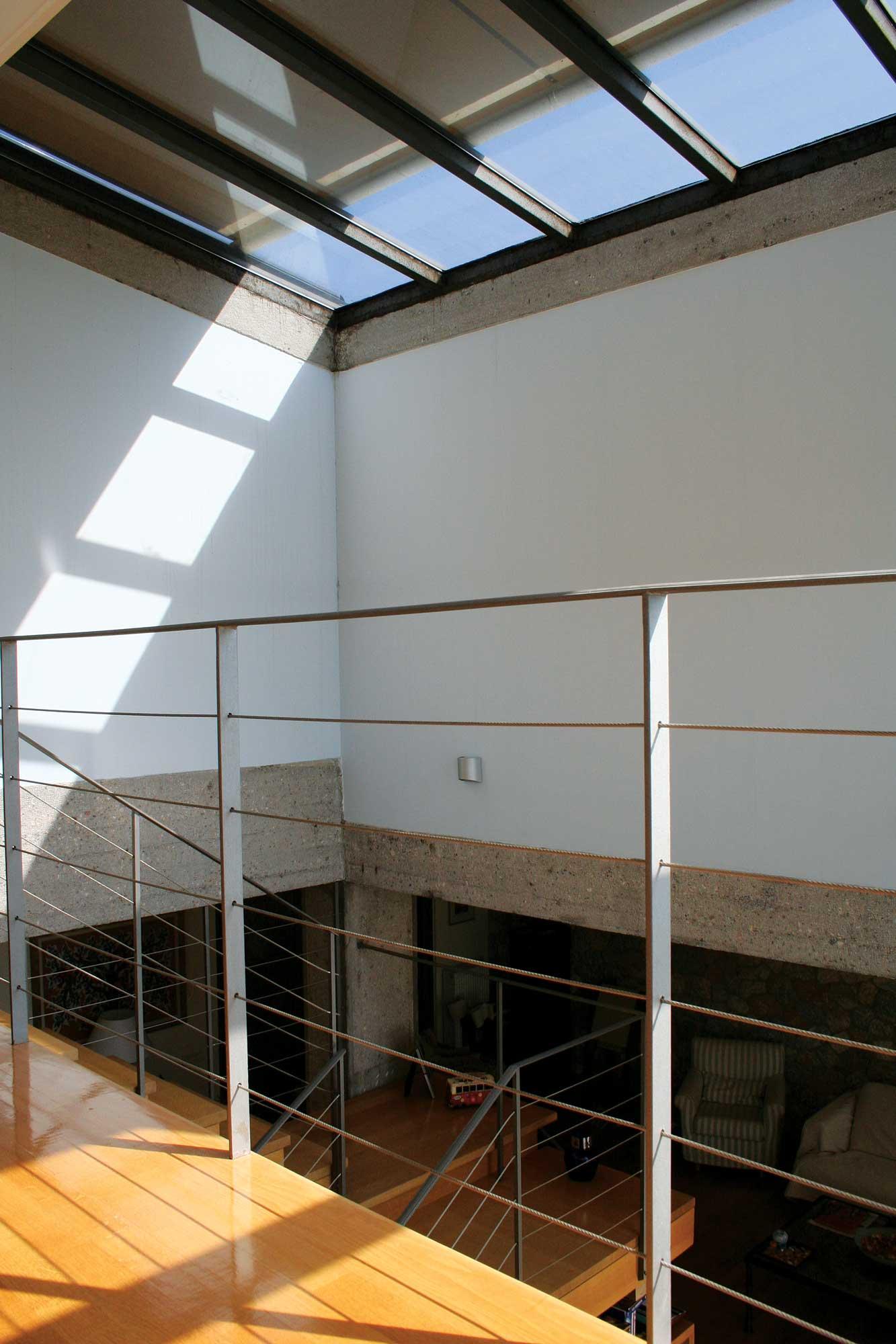 Index - ΑΙΘΡΙΟΥ ΦΩΣ, ΚΑΤΟΙΚΙΑ ΣΤΗN ΚΗΦΙΣΙΑ